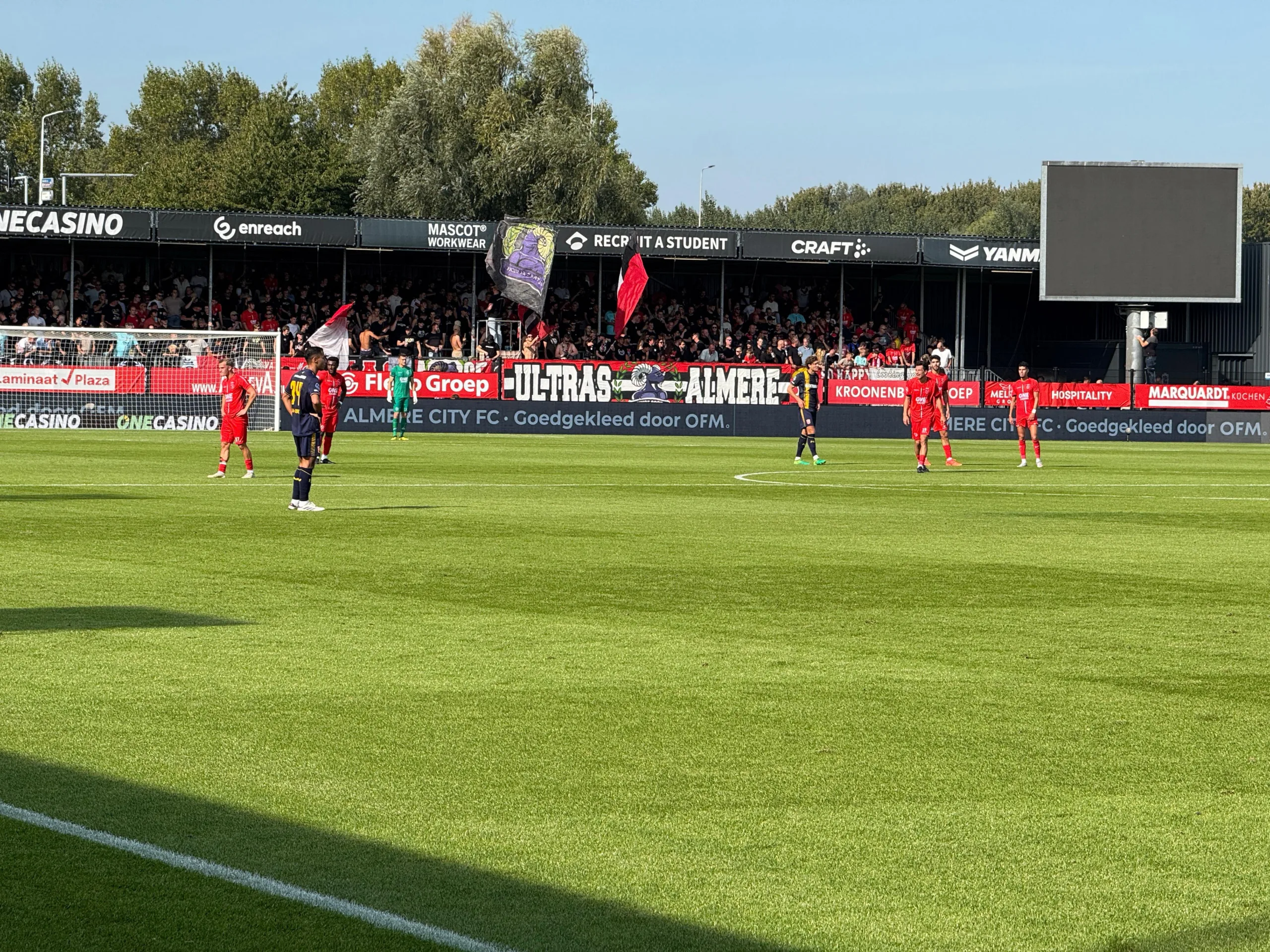 Almere City FC verliest in Almere met grote cijfers van FC Twente - Almere City Fans